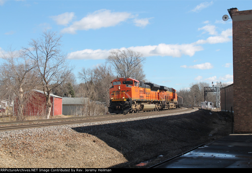 BNSF 9056 & 8344 (2)